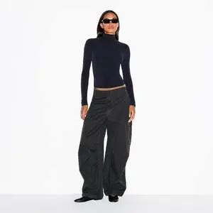 SKIMS Outdoor Woven Oversized Cargo Pant - Onyx