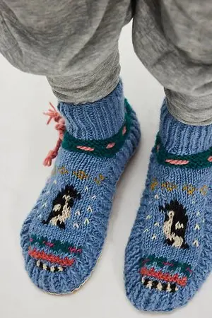 FRENCH KNOT Frosty Friends Slipper Socks Penguin