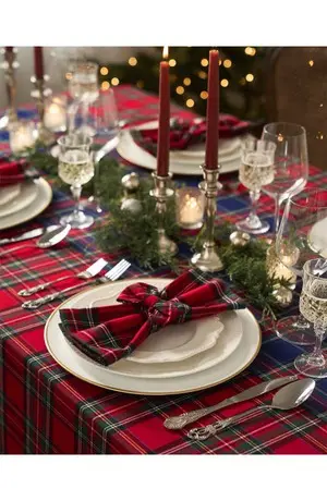 PETITE PLUME Imperial Tartan Plaid Tablecloth