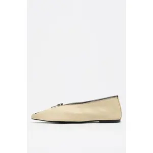 Bimba Y Lola Pointed Toe Flats For Women