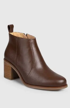 MANELA Mia Leather Chelsea Boot
