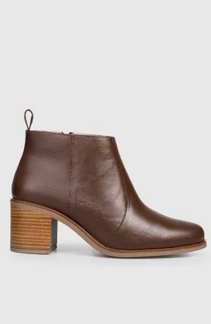 MANELA Mia Leather Chelsea Boot