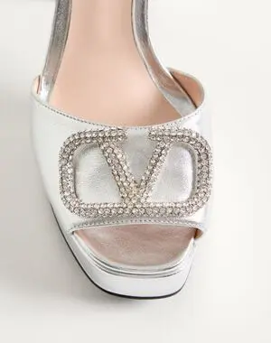 Valentino Garavani Vlogo Signature Platform Sandal - Silver