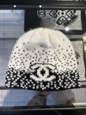 Chanel Black And White Cc Hat - White And Black