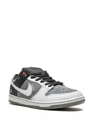Nike Sb Dunk Low Pro Iso Vx1000 Sneakers