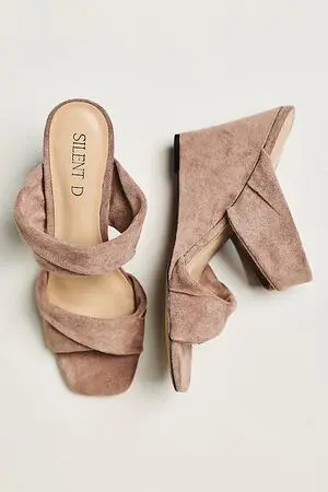 SILENT D X @loverlygrey Kathy Wedge Heels