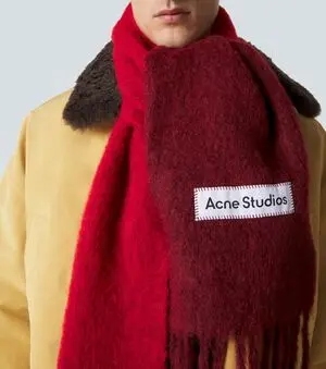Acne Studios Logo Fringed Ombré Scarf - Red