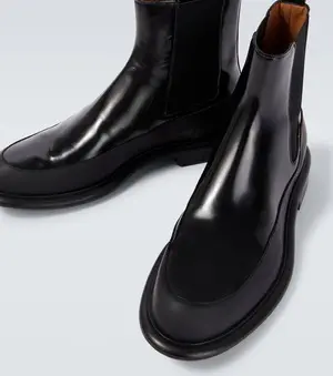 Givenchy Gent Leather Chelsea Boots