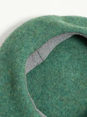 LOST PATTERN Bon Chic" Wool Beret - Moss Green