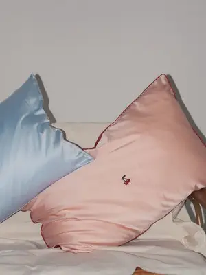 LOST PATTERN Silk Pillowcase - Pink