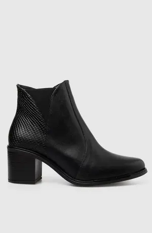 MANELA Alei Block Heel Bootie