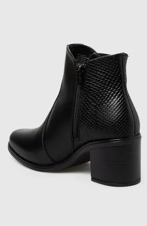 MANELA Alei Block Heel Bootie