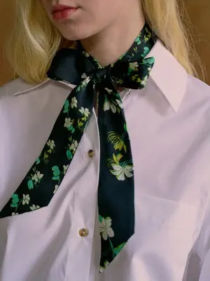 LOST PATTERN Beach Blossom" Silk Skinny Scarf - Black