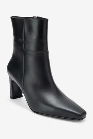 FOREVER & ALWAYS SHOES Kyoto Leather Block Heel Boot - Black Leather