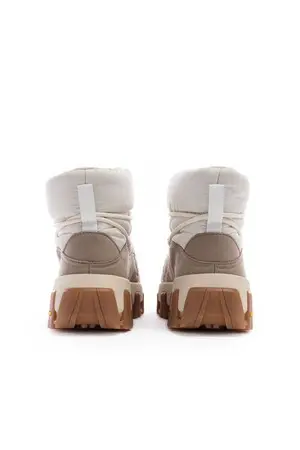 P448 Aspen Boots - Cream