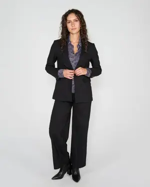 LORDS OF HARLECH Julia Stretch Wool Tailored Blazer - Black