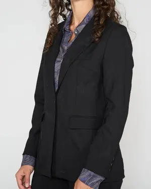 LORDS OF HARLECH Julia Stretch Wool Tailored Blazer - Black
