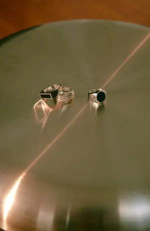 LOUPN Rectangle Black Onyx Signet Ring