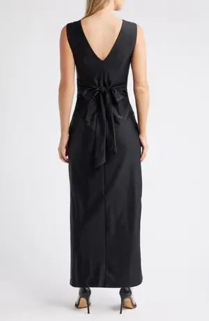 Julia Jordan Sleeveless Maxi Dress