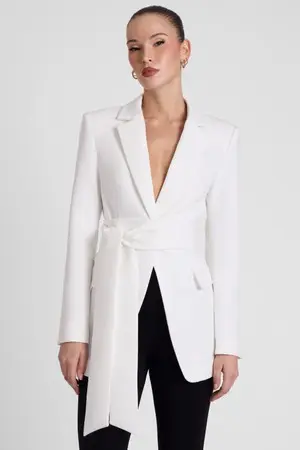 LEAU Classic Column Tailored Belted Blazer - White