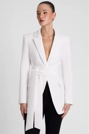 LEAU Classic Column Tailored Belted Blazer - White