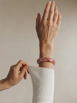 SEREE Peach Blossom Quartzite Bangle