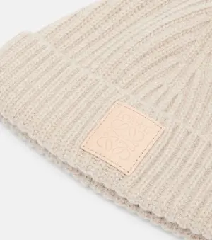 Loewe Anagram Ribbed-knit Cashmere Beanie - Beige
