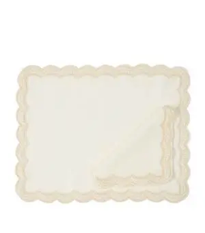 CABANA MAGAZINE Linen Embroidered Emilia Placemat - White