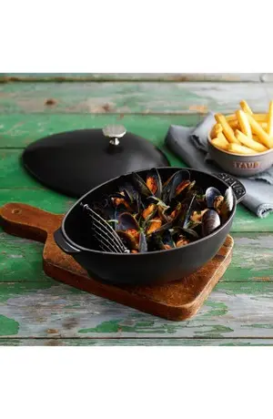 STAUB Cast Iron 2-quart Mussel Pot