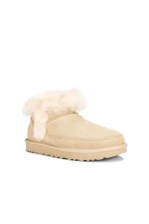 UGG Classic Ultra Mini Chalet Boot