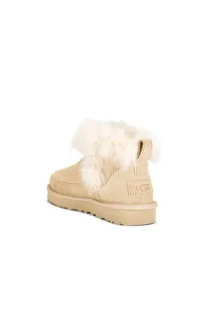 UGG Classic Ultra Mini Chalet Boot