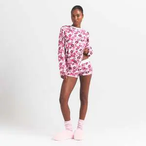 SKIMS Boyfriend Long Sleeve T-shirt And Boxer Set - Pink Allover Lipstick