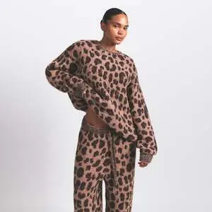 SKIMS Cozy Oversized Crewneck Pullover - Sienna Leopard Print