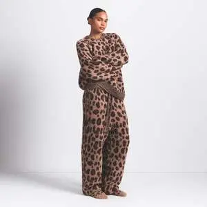 SKIMS Cozy Oversized Crewneck Pullover - Sienna Leopard Print