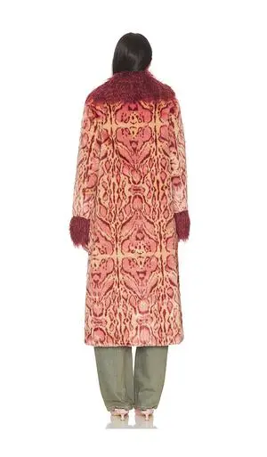 UNREAL FUR Cuvée Rose Coat - Rouge