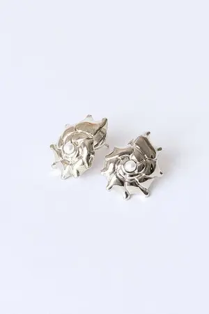 CLASSICHARMS Leah Seashell Stud Earrings - Silver