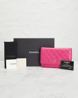 FWRD RENEW Chanel Lambskin Wallet On Chain - Pink