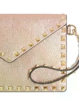 Valentino Garavani Rockstud Clutch Bag - Pink