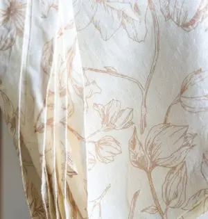 CG HUNTER Blush Lilies Tablecloth
