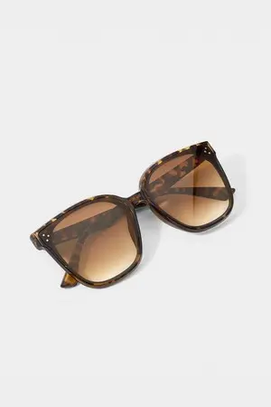 KATIE LOXTON Savannah Sunglasses - Brown Tortoishell
