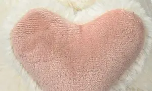MEMOI 3d Heart Plush Faux-fur Slippers