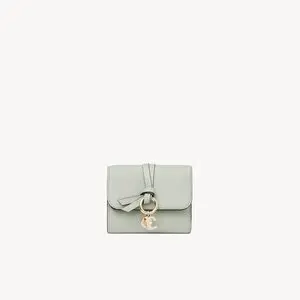 Chloé - Small Alphabet Tri-fold In Grained Leather - - Single Sea Grass