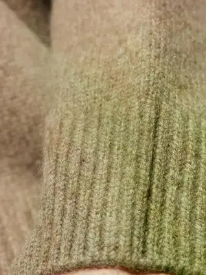 FRAME V-neck Sweater
