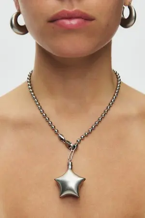 67JEWELRY Puffed Star Chain Necklace