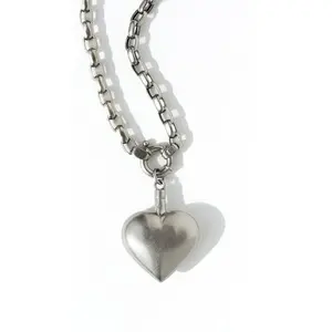 67JEWELRY Puffed Heart Paperclip Necklace
