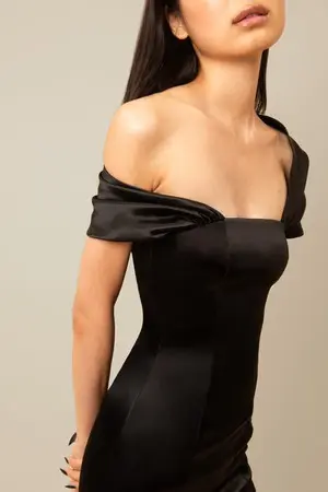 CONTESSA MILLS Fitted Satin Dress