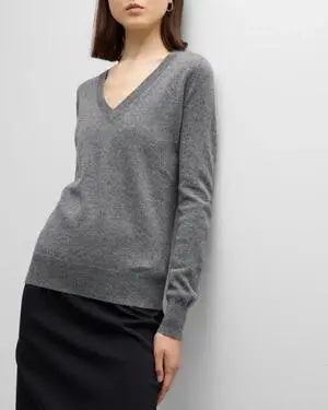 Neiman Marcus Cashmere Classic V-neck Knit Sweater - Heather Grey