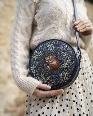 FABLE ENGLAND Chloe Circle Bag Embroidered Dormouse - Navy