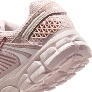 Nike Zoom Vomero Sneakers With Reflective Accents