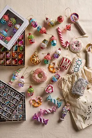 Free People Holiday Wishes 100-piece Ornament Bundle